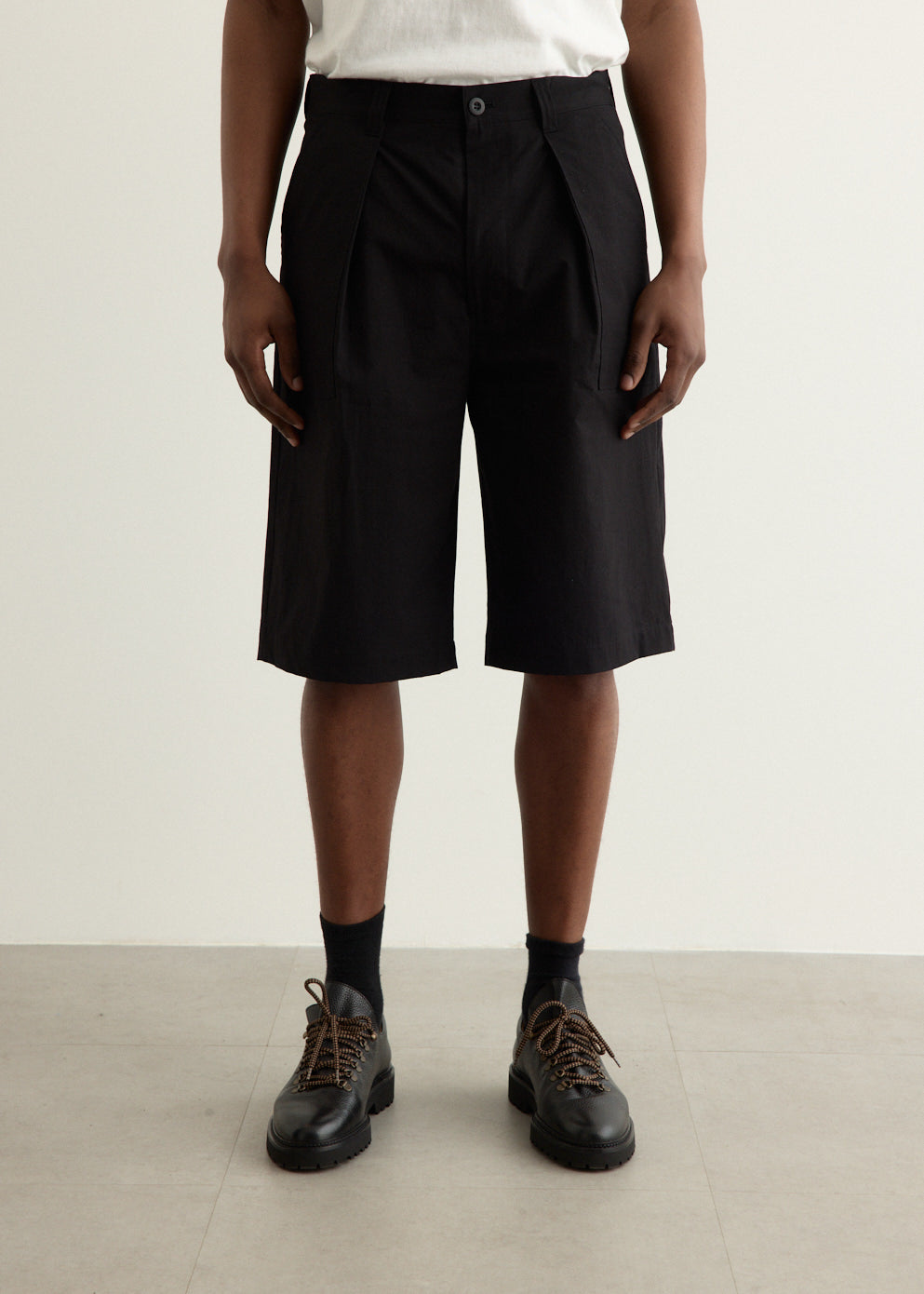 Incu Exclusive Forward Pleat Baker Shorts