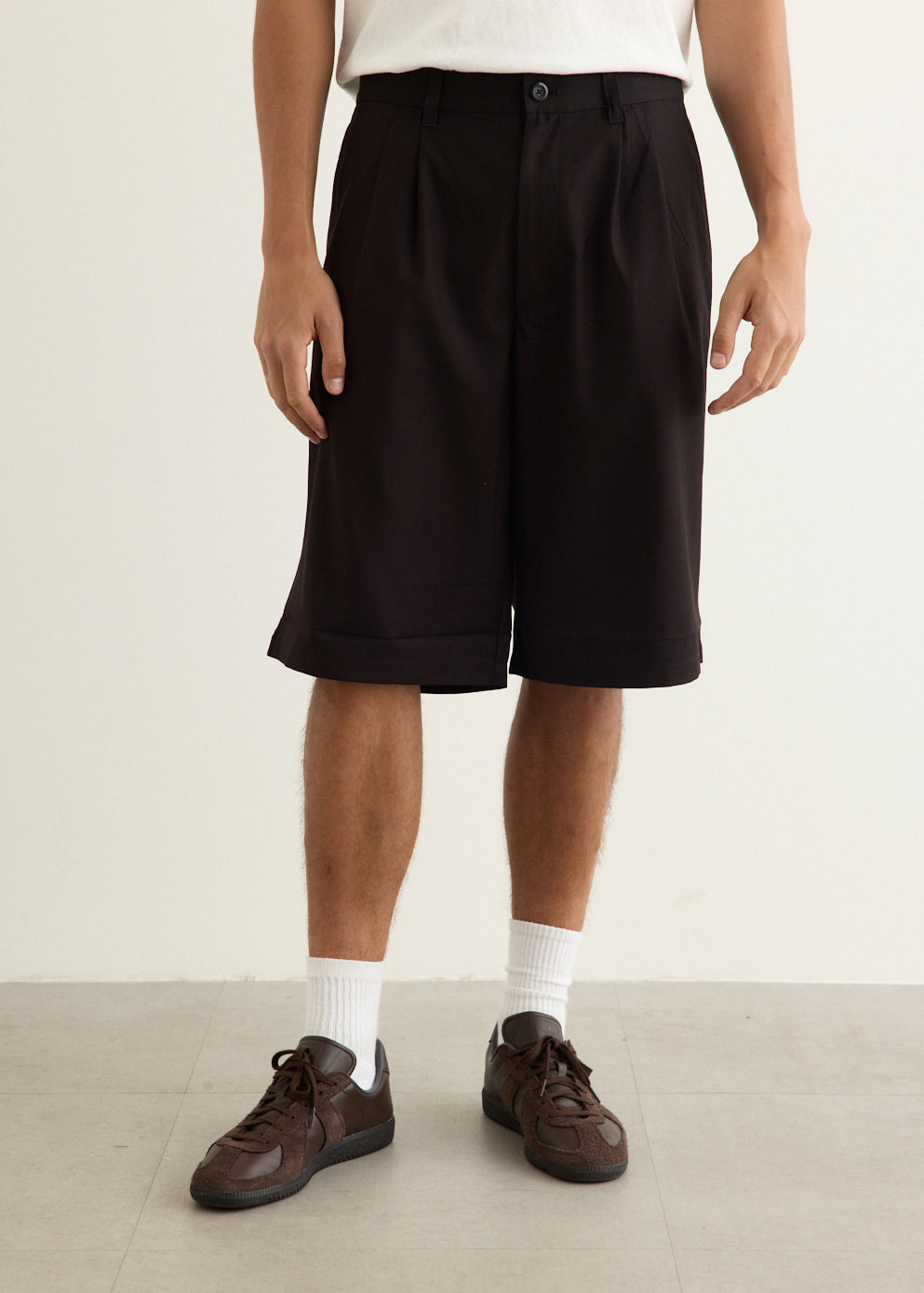 Feliz Two Tuck Walk Shorts